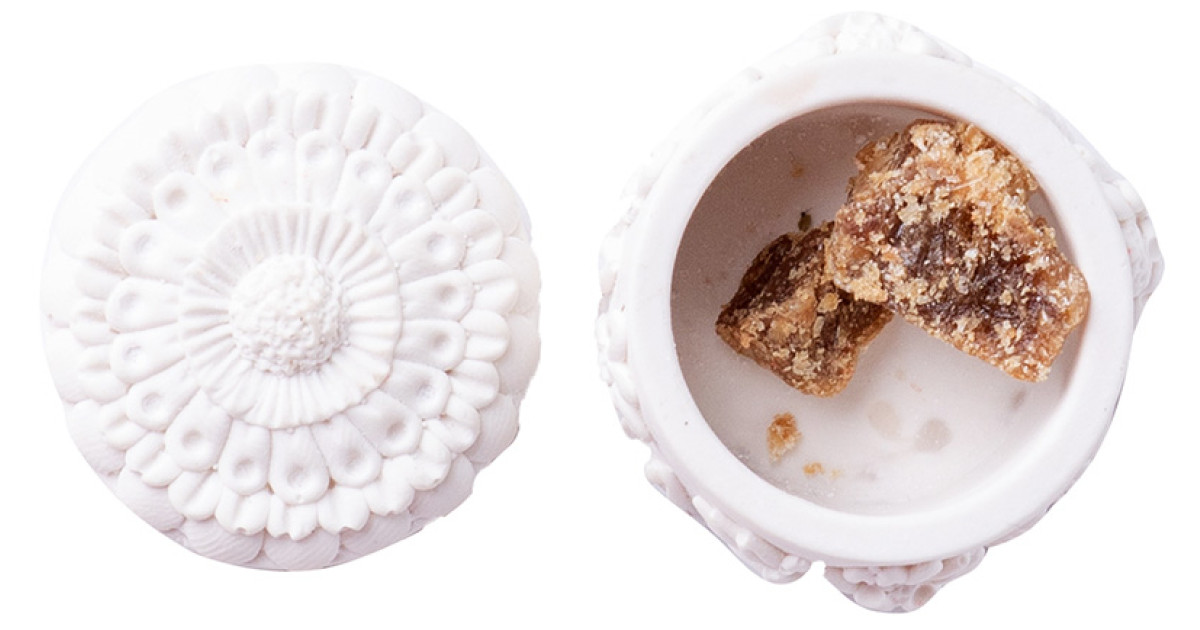 Buy Crystal Essence Solid Perfume - Gold Amber Online | Faithful to Nature